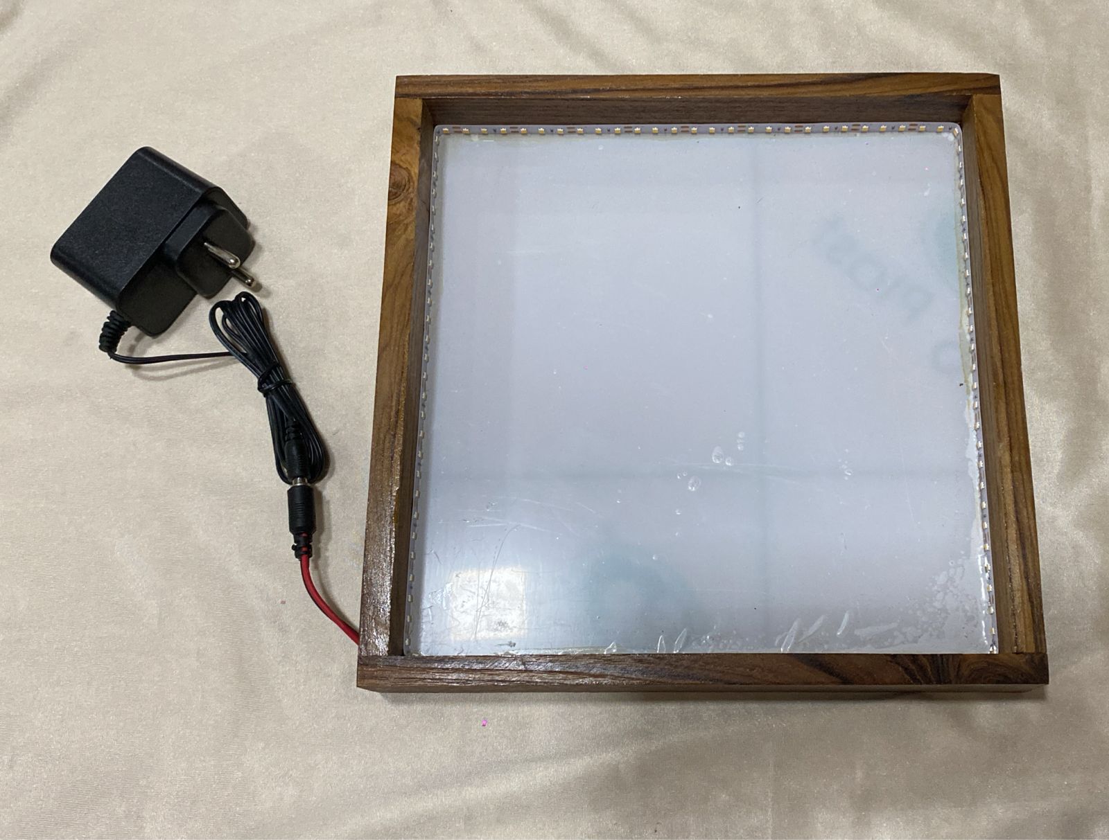 10x10 led sagwan frame (1.5inch) – Resin Raw Material